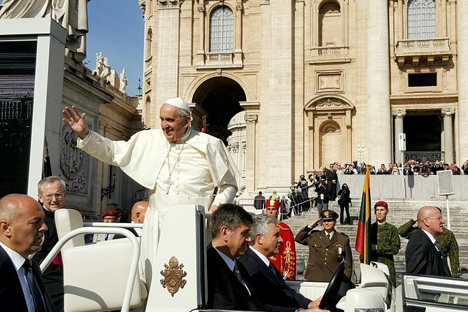 Papal Audience With Pope Francis Review - Capturing the Moment With Photo Opportunities