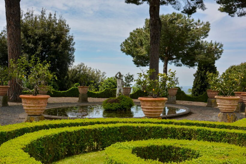 Papal Palace and Secret Garden Ticket and Audio Guide - Analyzing the Value