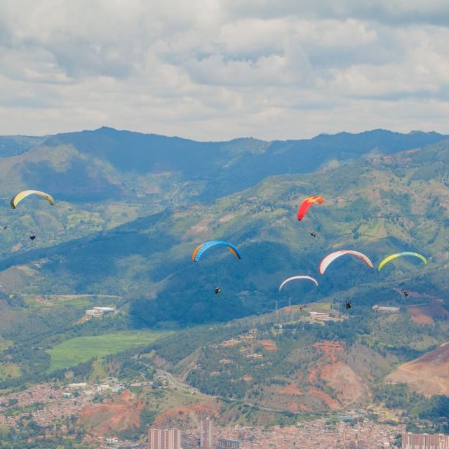 Paraglide over beautiful Medellin - Frequently Asked Questions