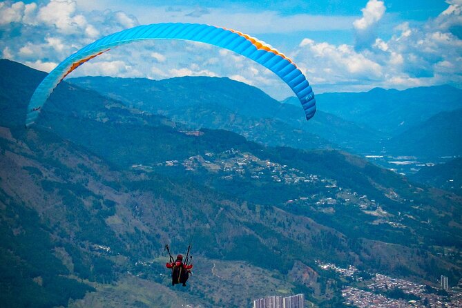 Paragliding Flight in Medellin With Expert Pilots - Pickup and Transportation Details
