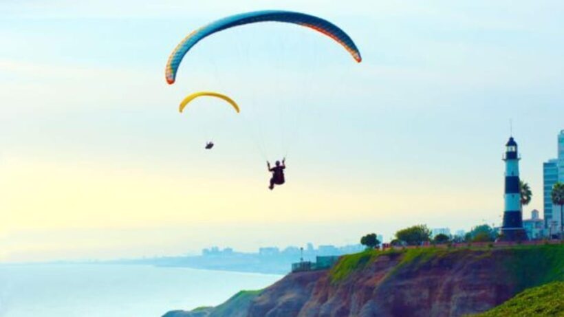 Paragliding flight with a private pilot in Costa Verde-Lima - What to Expect from the Paragliding Experience in Lima