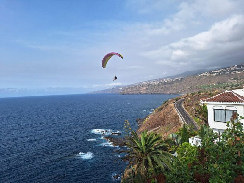 Paragliding in Puerto de la Cruz: start from 2200m high - The Experience from the Pilot’s Perspective