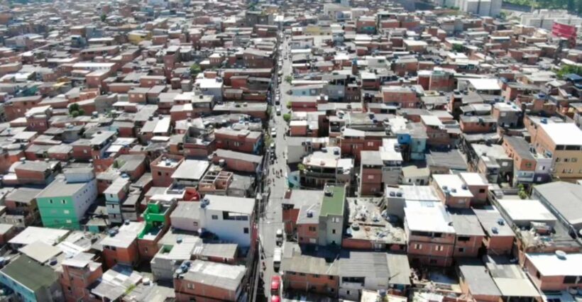 Paraisópolis: São Paulo's Vibrant Favela & Its Hidden Artist - Paraisópolis: São Paulos Vibrant Favela & Its Hidden Artist — A Deep Dive