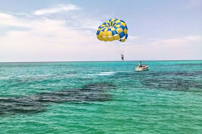 Parasailing Jet Ski and Shopping at Montego Bay with Transport - Who Will Love This Tour?