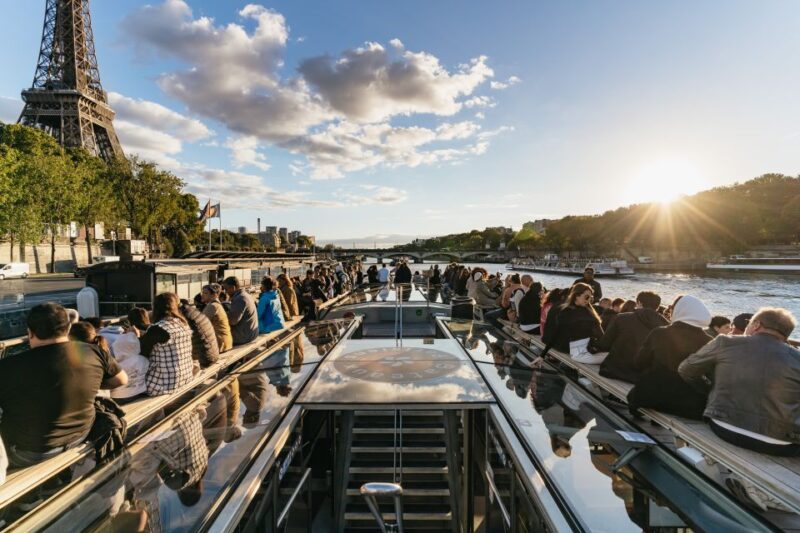 Paris: 1-Hour Sightseeing Cruise and 3-Course Bistro Dinner - Itinerary Breakdown: What You’ll See and Do