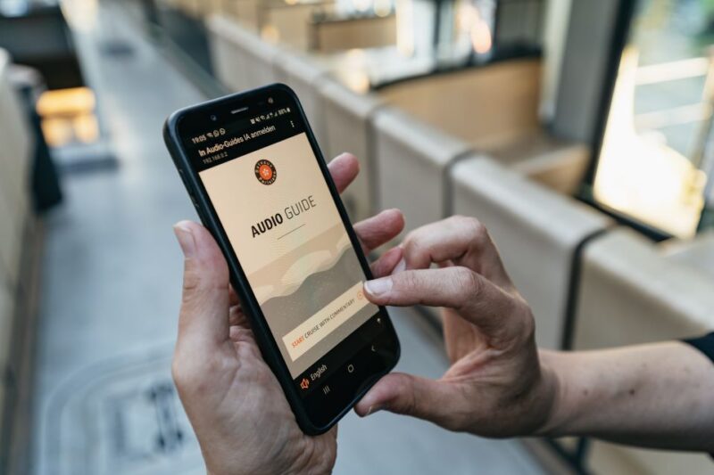 Paris: 1-Hour Sightseeing Cruise and 3-Course Bistro Dinner - FAQ