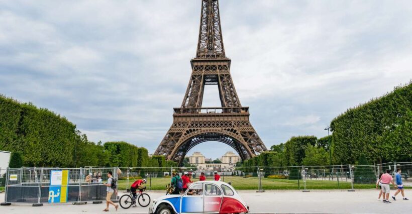 Paris: 1-Hour Vintage Citroen 2CV Tour - Key Points