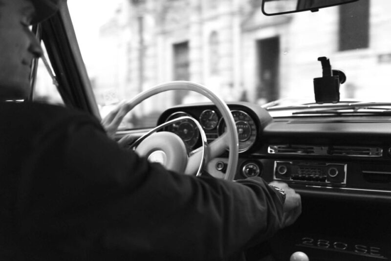 Paris: 2.5-Hour Guided Vintage Car Tour and Wine Tasting - The Itinerary in Detail