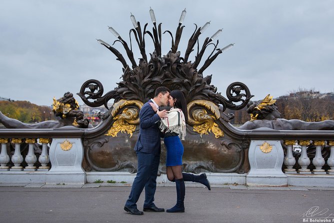 Paris 2-Hour Eiffel Tower Walking Tour With Professional Photo Shoot - Capturing Iconic Moments