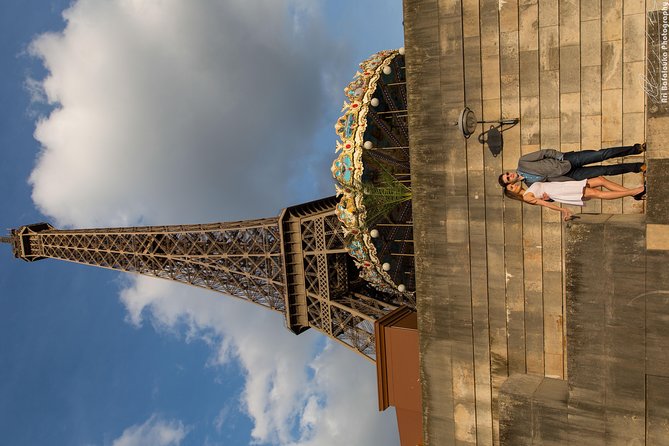 Paris 2-Hour Eiffel Tower Walking Tour With Professional Photo Shoot - Professional Photographers Expertise