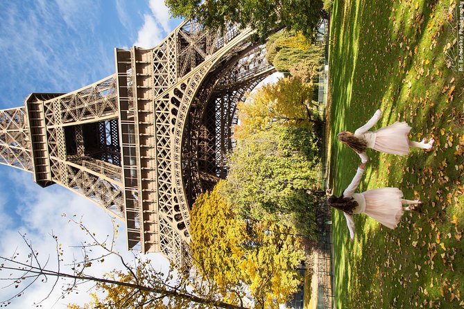 Paris 2-Hour Eiffel Tower Walking Tour With Professional Photo Shoot - Enhancing Travel Memories