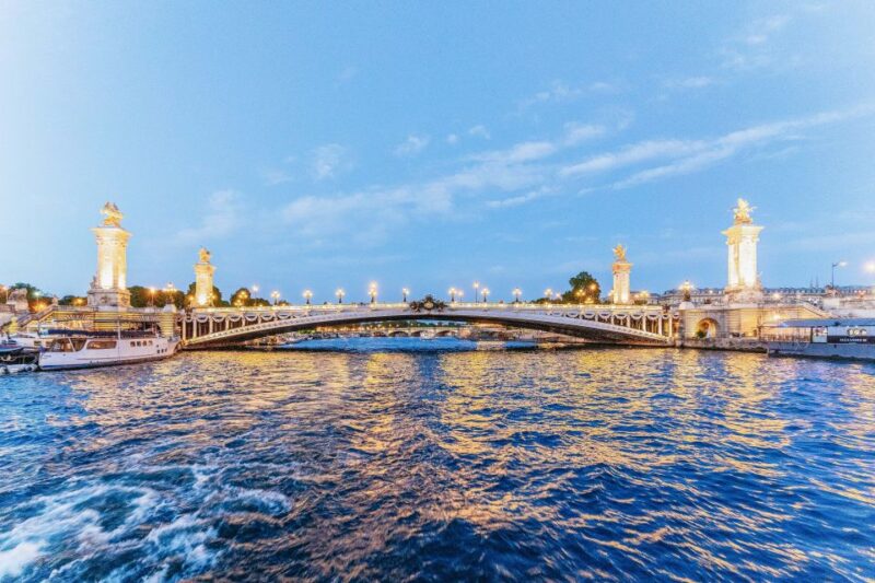 Paris: 3-Course-Dinner Cruise on the Seine with live music - Practical Details
