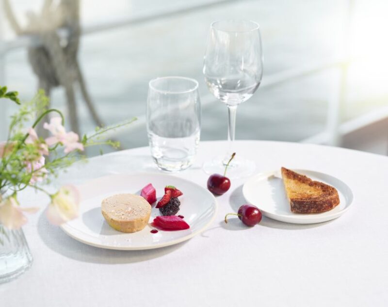 Paris: 3-Course-Dinner Cruise with Wine on the Seine River - Key Points