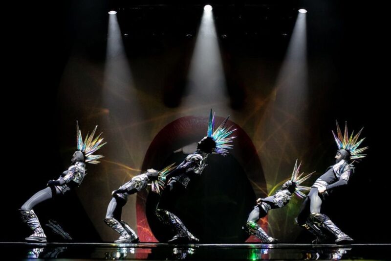 Paris: 3-Course Dinner & Show at Paradis Latin Cabaret - Practical Information and Tips