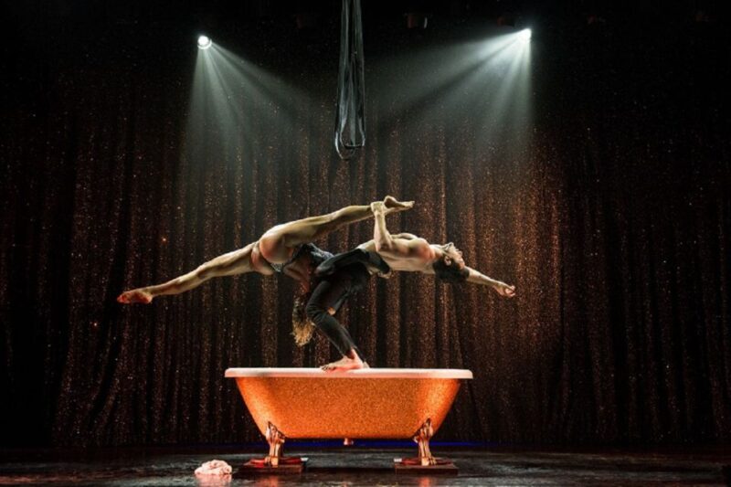 Paris: 3-Course Dinner & Show at Paradis Latin Cabaret - FAQ