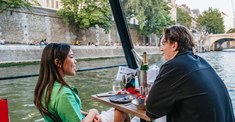 Paris : 3-Course Gourmet Dinner Cruise on Seine River - The Experience on Board