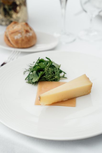 Paris: 4-Course Dinner Cruise on Seine River with Live Music - Timing and Duration