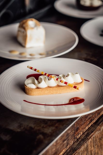 Paris: 4-Course Dinner Cruise on Seine River with Live Music - Who Will Appreciate This Cruise?