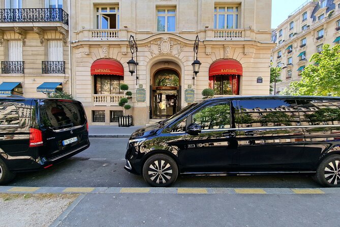 Paris Airport Transfer: Paris Airport CDG to Paris by Luxury Van - Pickup and Drop-off Process