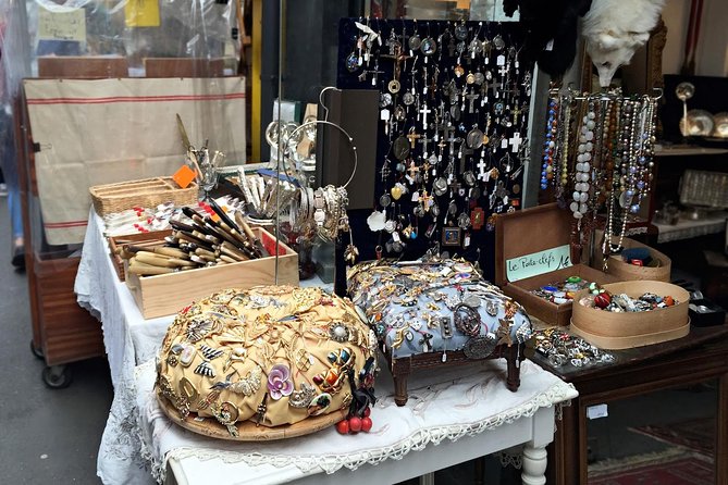 Paris Antiques Market Insiders Tour in Extra-Small Group - Experienced and Knowledgeable Guides