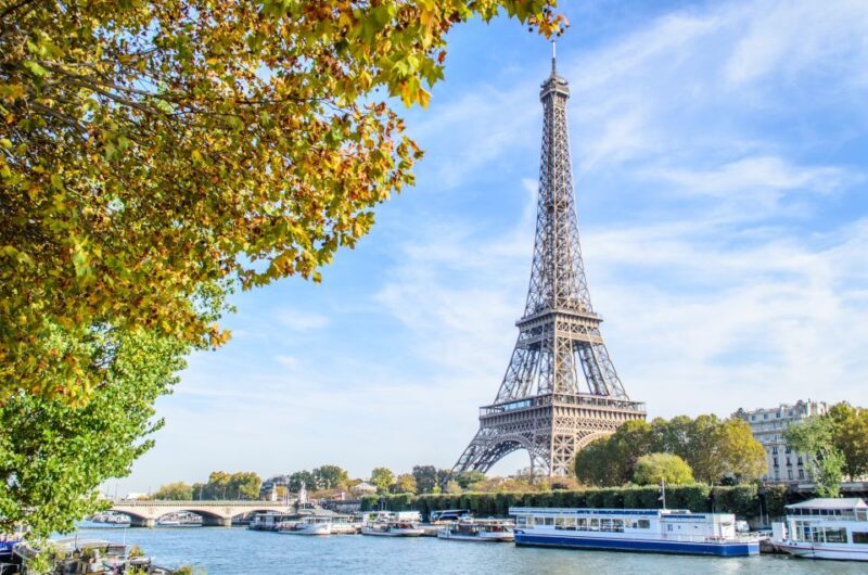 Paris: Audio-Guided Tour by Bus Along the Seine - Tour Features