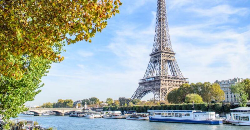 Paris: Audio-Guided Tour by Bus Along the Seine - Key Sights