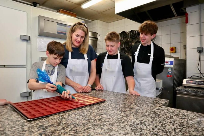 Paris: Baking Insider Experience with a Professional Baker - The Bakery Environment and Group Dynamics