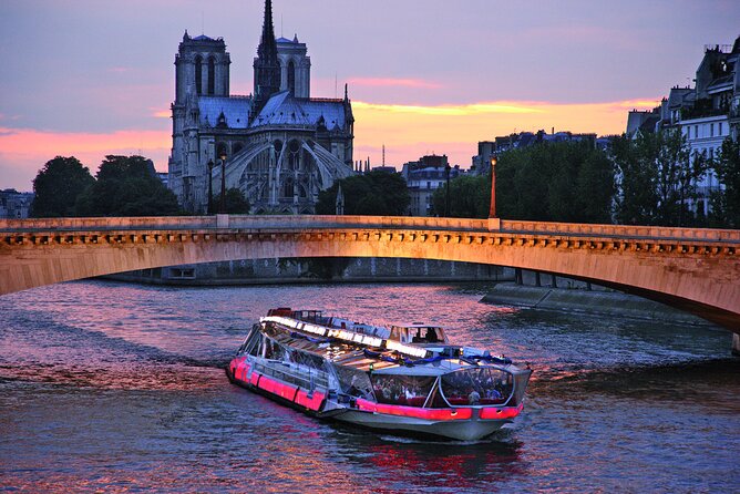Paris Bastille Day Seine River Dinner Cruise by Bateaux Mouches - FAQ