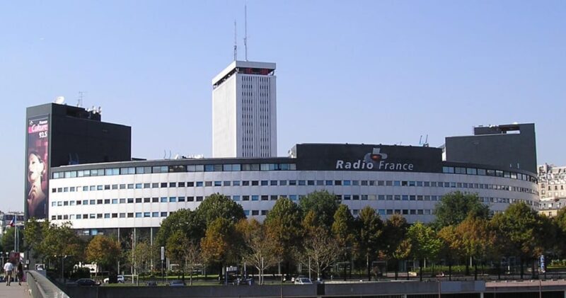 Paris: Beaugrenelle Modern Architecture Walking Tour - Detailed Breakdown of the Itinerary