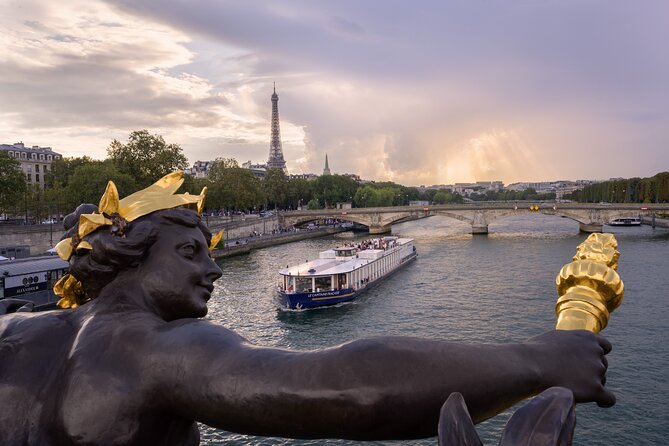 Paris Capitaine Fracasse 3 Course Seine River Dinner Cruise - Logistics and Meeting Point Details