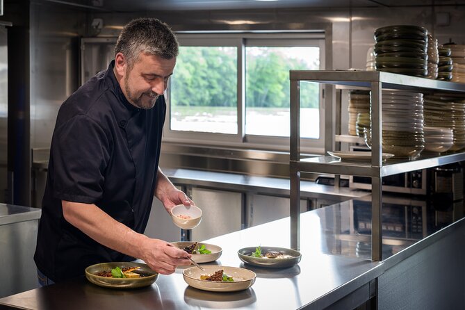 Paris Capitaine Fracasse 3 Course Seine River Dinner Cruise - Traveler Feedback and Ratings