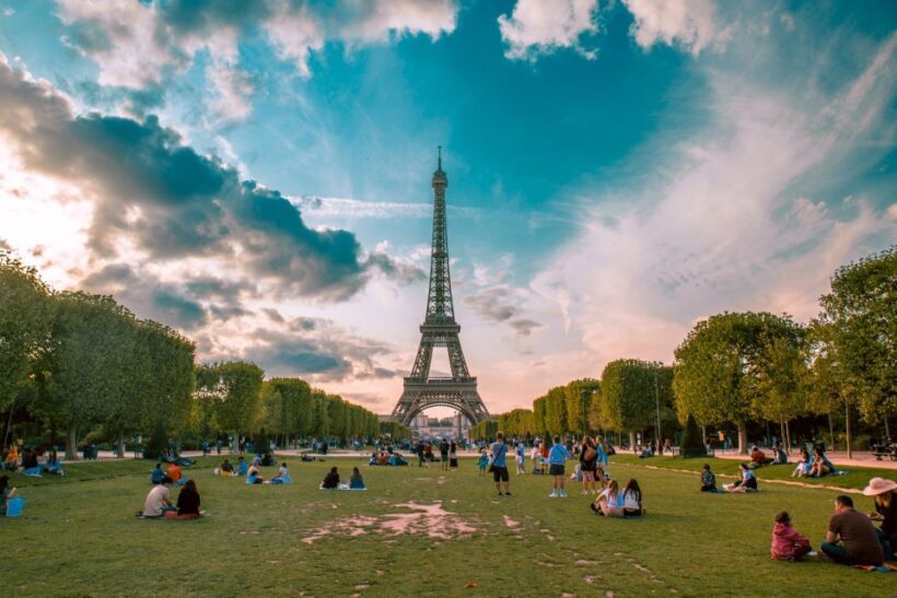 Paris: Capture the most Photogenic Spots with a Local - Practical Details and What to Expect