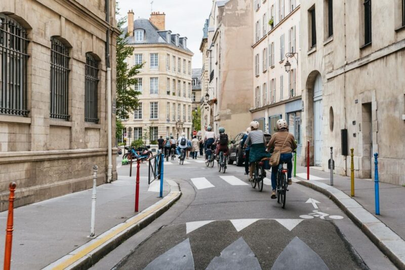 Paris: Charming Nooks and Crannies Bike Tour - Exploring the Islands and Medieval Streets