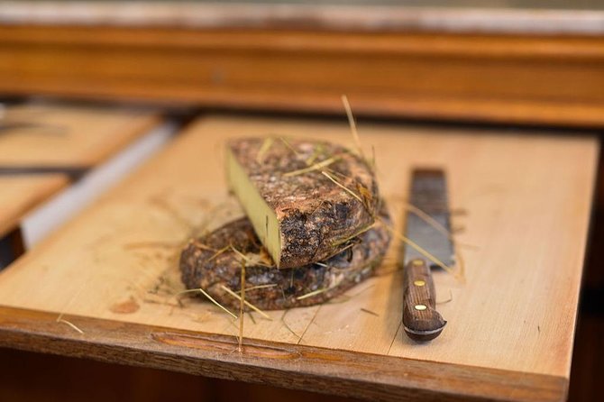 Paris Cheesemaking Workshop Including Wine and Cheese Tasting With an Expert - Visiting the Local Fromagerie