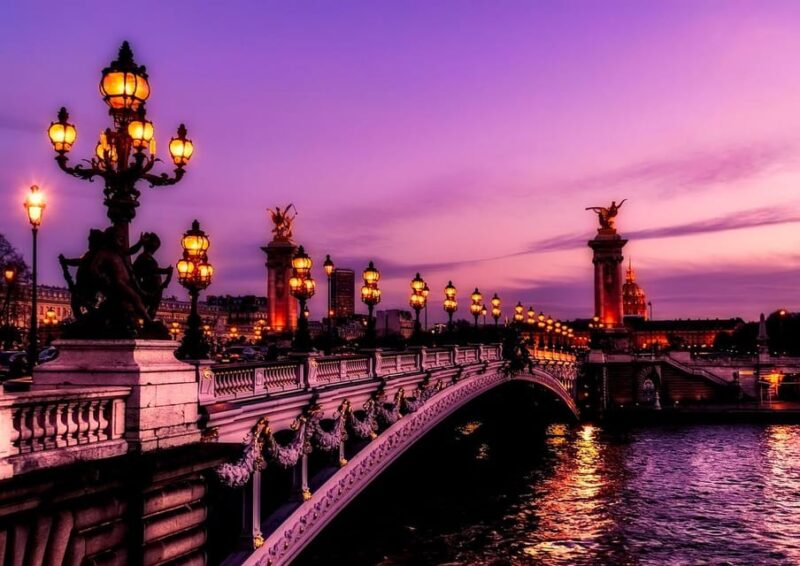 Paris: City of Lights Walking Tour and Seine River Cruise - Key Points