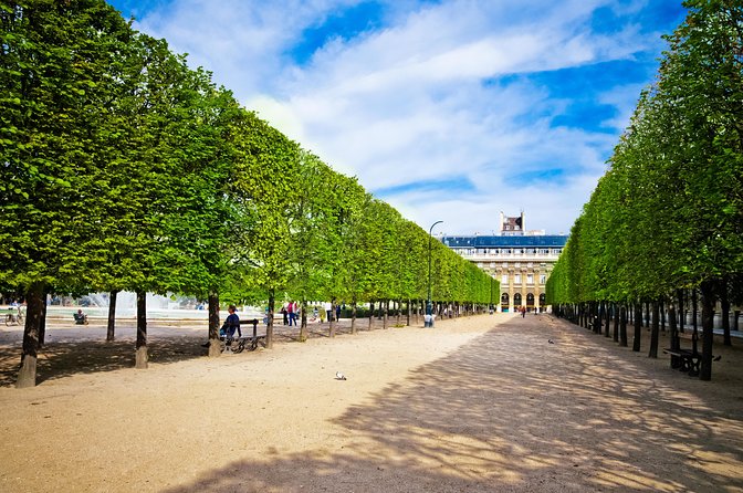 Paris City Tour by Coach With Sightseeing Seine River Cruise - Frequently Asked Questions