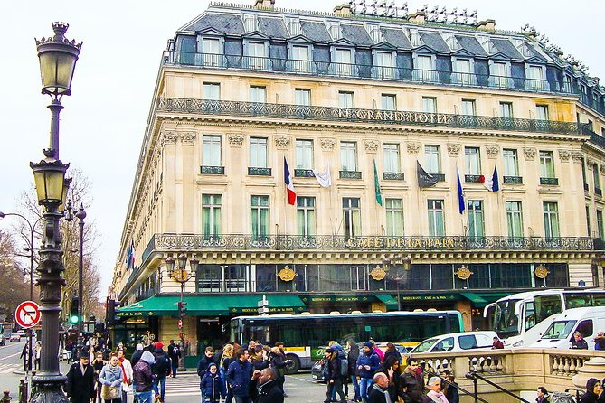 Paris City Tour With Private Friendly Guide and All Must-See Sites - Customizable Itinerary