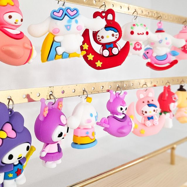 Paris: Create your phone strap, bag or keychain - FAQs