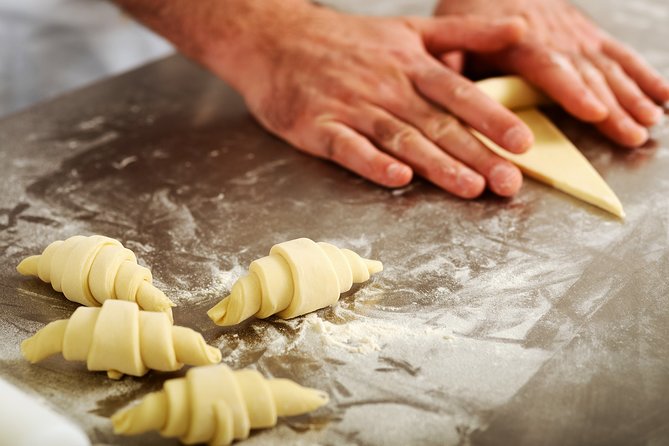 Paris Croissant Small-Group Baking Class with a Chef - Key Points