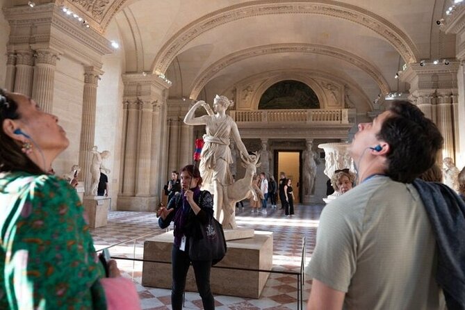 Paris Day Tour With Eiffel Tower, Louvre and Cruise Max 6 People - Discovering the Louvre and Seine Cruise