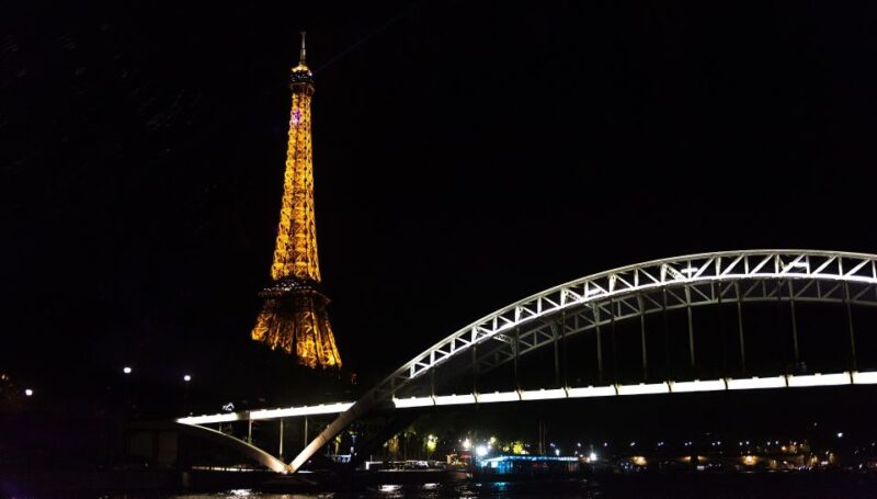 Paris: Dinner Cruise on the Seine and Eiffel Tower 2nd floor - A Closer Look at the Experience