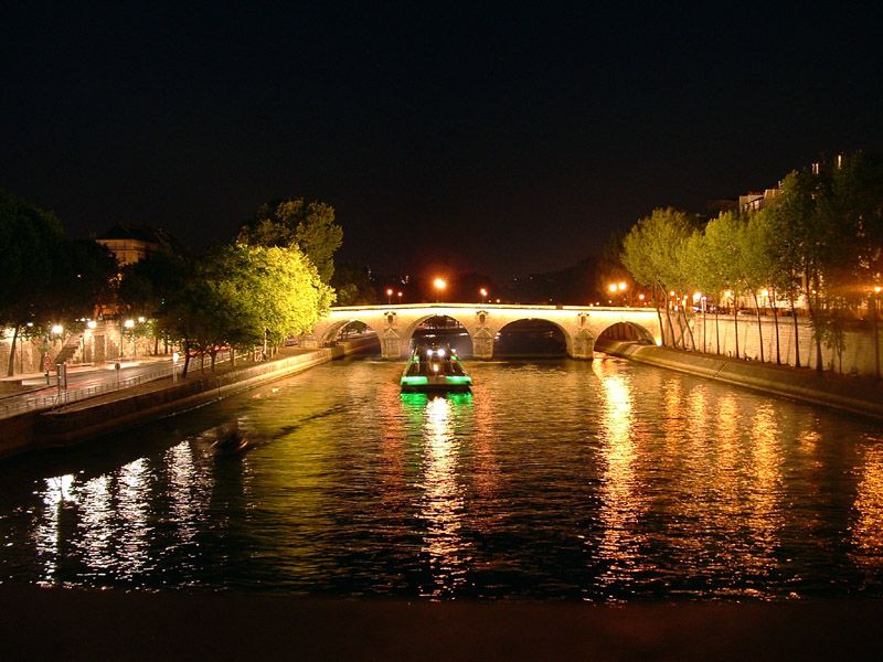 Paris: Dinner Cruise on the Seine and Eiffel Tower 2nd floor - Why This Tour Works