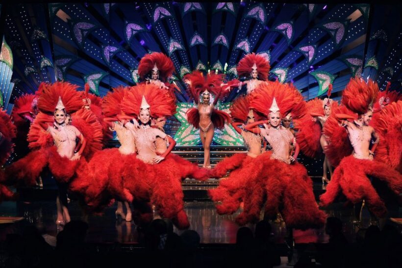 Paris: Dinner Show at the Moulin Rouge - Seating and Atmosphere