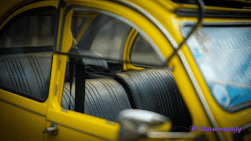 Paris: Discover Paris 2CV - The guides and their storytelling