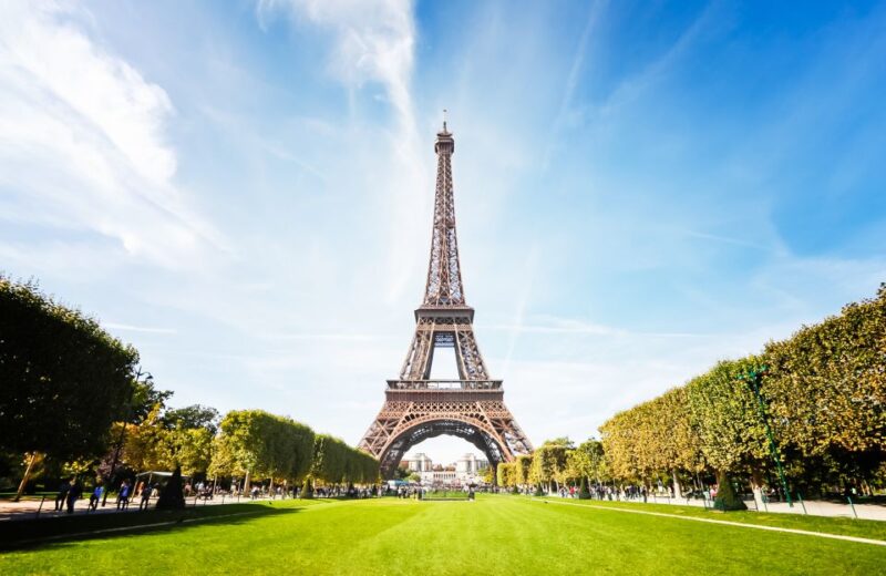 Paris: Eiffel Tower Fully Guided Tour with Summit Option - The Guide and Group Size