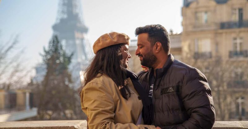 Paris: Eiffel Tower Photoshoot with a Professional - The Value for Money