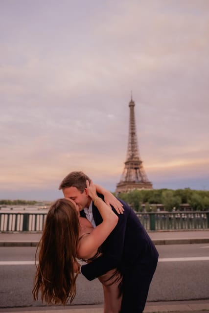 Paris: Eiffel Tower Private Photo Session - Key Points
