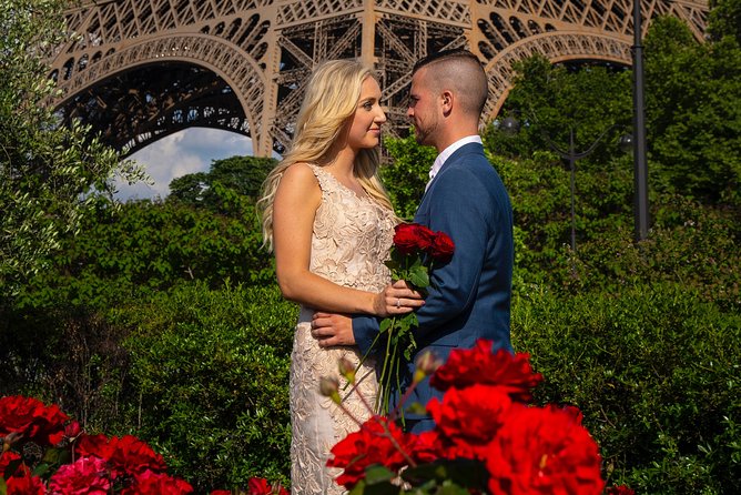 Paris Eiffel Tower Wedding Vows Renewal Ceremony With Photo Shoot - The Celebrants Role