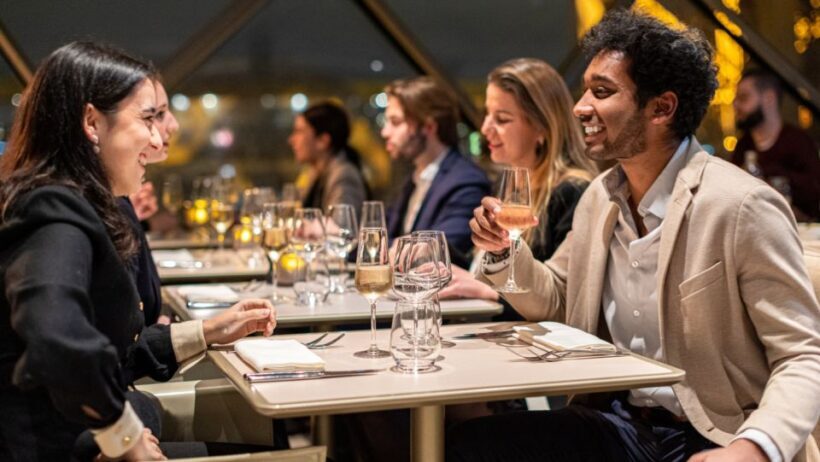 Paris: Elegant Dinner with Drinks in the Eiffel Tower - An In-Depth Look at the Experience