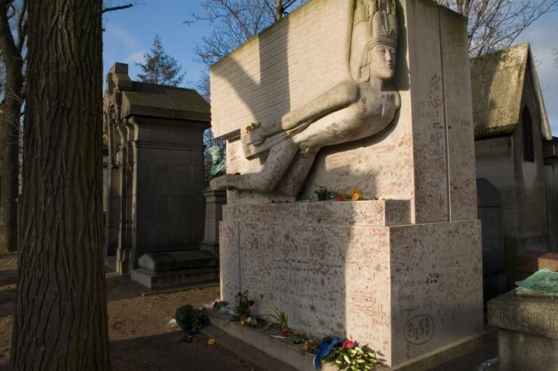 Paris: Famous Graves of Pere Lachaise Cemetery Guided Tour - Since You Asked
